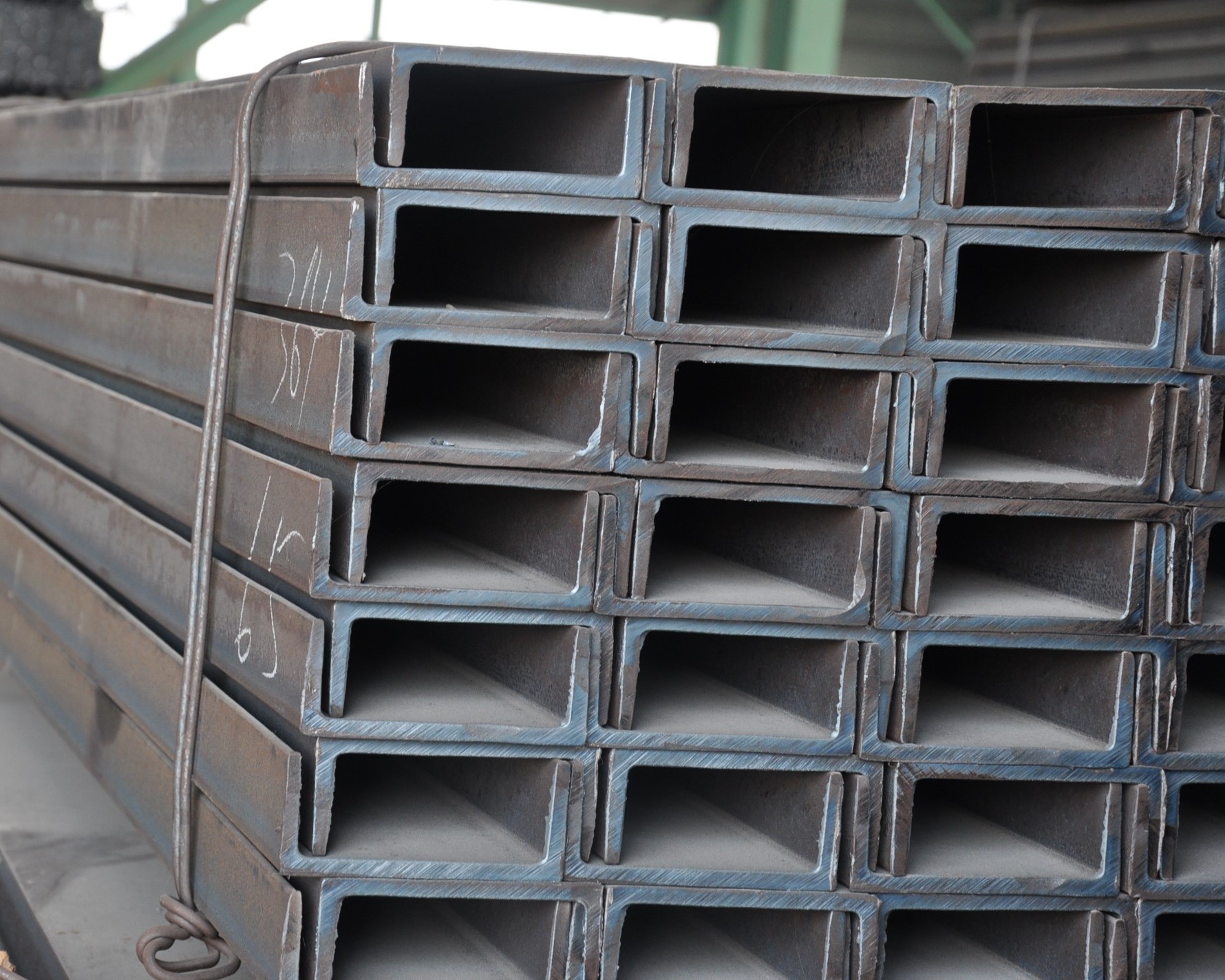 Supplier Jual Besi UNP Kirim ke Pangkajene Kepulauan – PRAMANA Baja ...